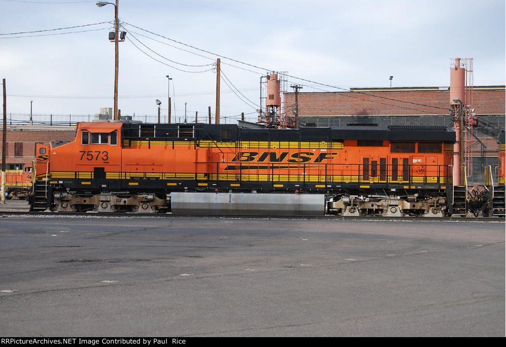 BNSF 7573
